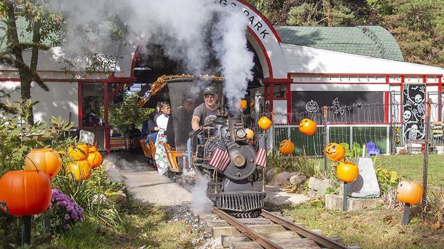Eden Springs Park - Halloween Train Rides | Visit Southwest Michigan