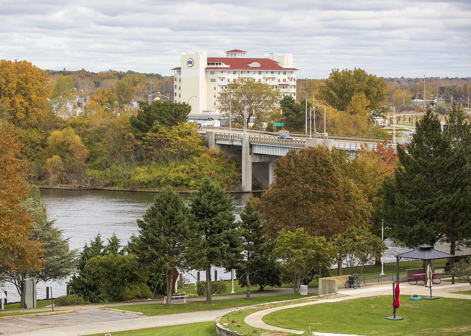 Home | Southwestern Michigan Tourist Council